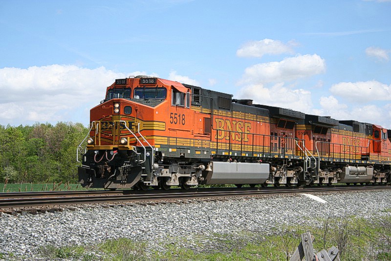 BNSF 5518